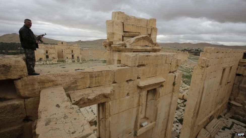 Syrian forces battle IS near ancient ruins of Palmyra - BBC News