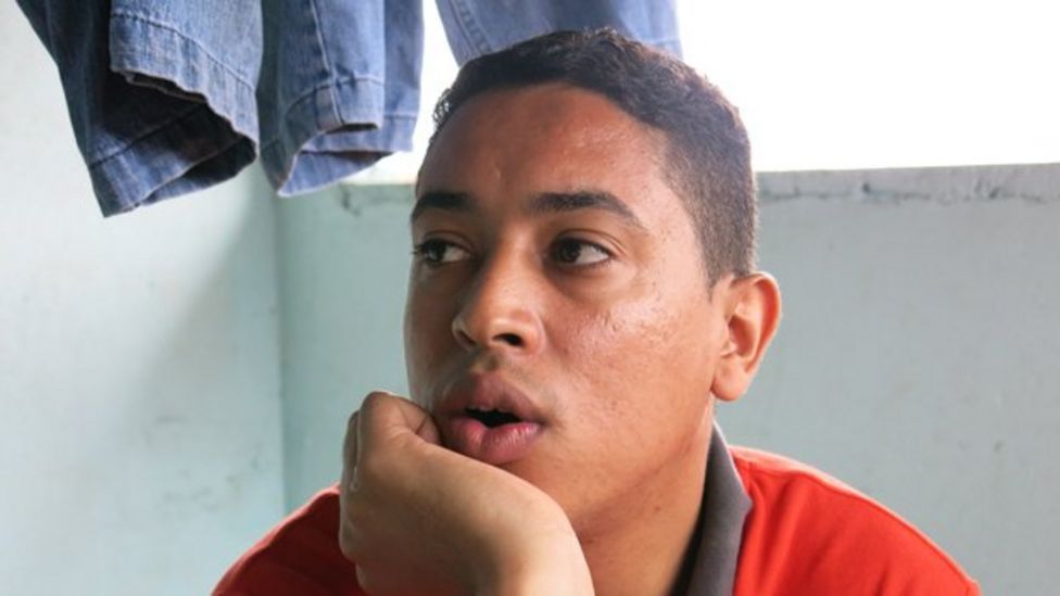 Rio favela residents speak of shooting violence fears - BBC News