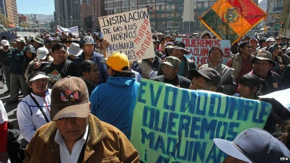 Bolivian army step in as bakers go on strike - BBC News