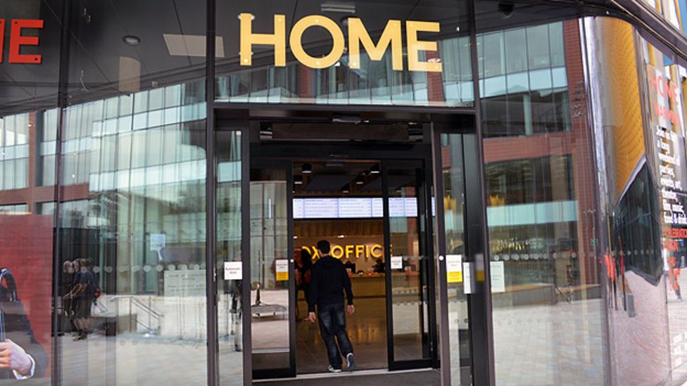 Danny Boyle opens Manchester arts centre Home - BBC News