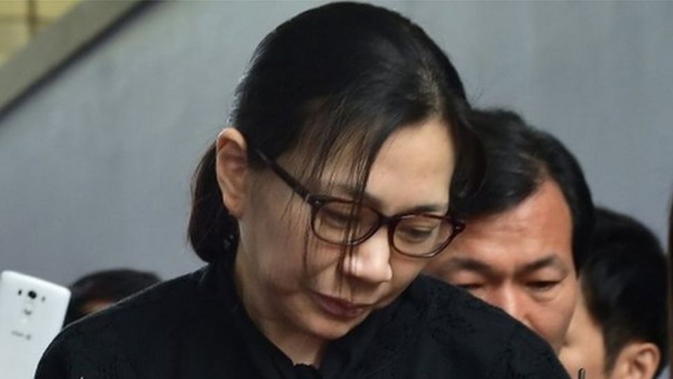 Korean Air 'nut rage' heiress makes management comeback - BBC News