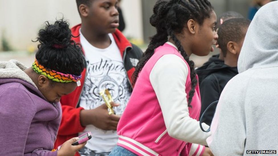 How do US black students perform at school? - BBC News