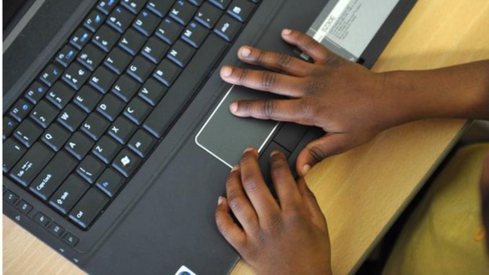 How do US black students perform at school? - BBC News