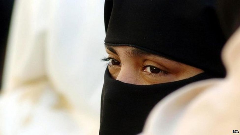 Netherlands approves plans for face-covering veil ban - BBC News