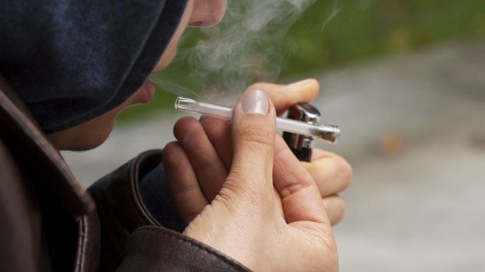 Poppers 'not part of legal highs ban' - BBC News