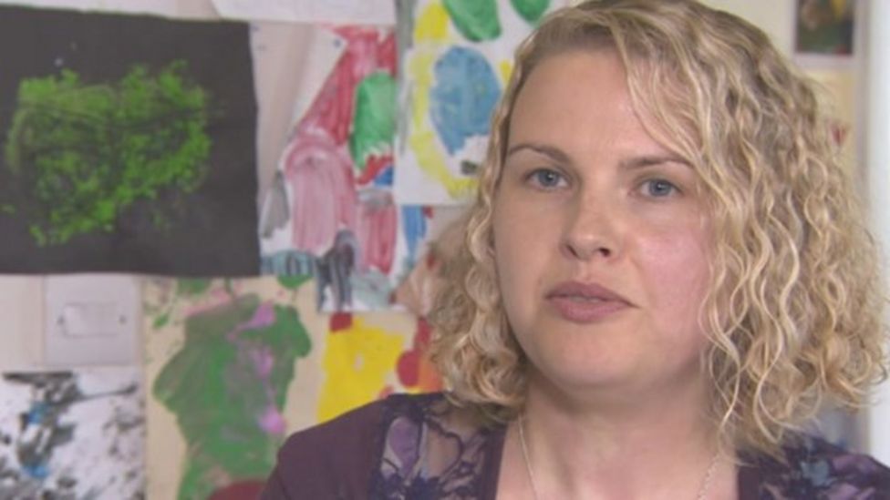 Ninety new places in north Leeds school shortage - BBC News