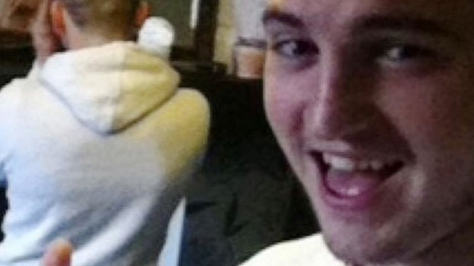 Aaron Hunter named as teenager killed in Carmarthenshire crash - BBC News