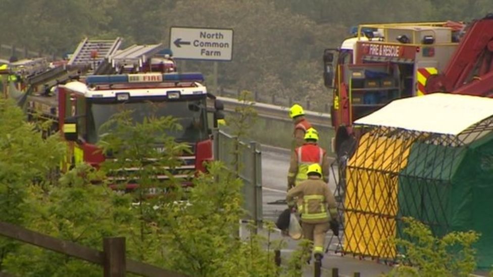 Brogborough death crash victims named - BBC News
