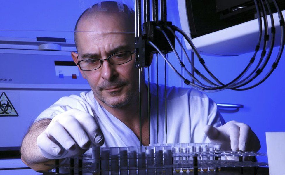The element that can make bones glow - BBC News