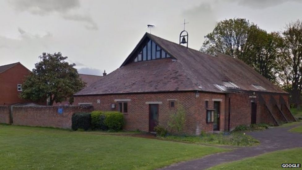Didcot killings: Church opens for tributes - BBC News