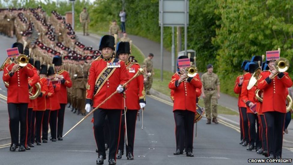 Engineer regiment receives Freedom of Ludgershall - BBC News