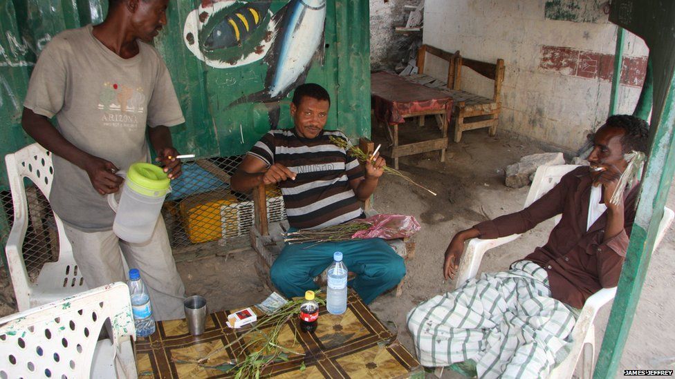 In pictures: Berbera builds future from crumbling past - BBC News