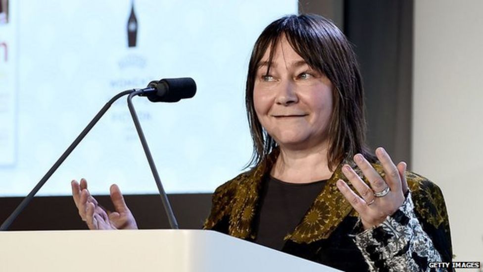 Baileys Prize: Ali Smith wins for How to be Both - BBC News