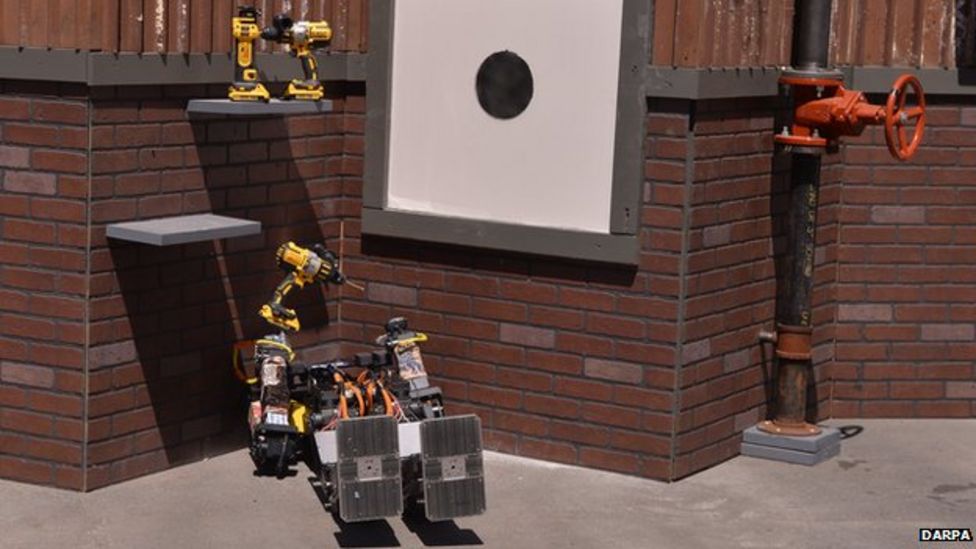 Falls of the robots: Disaster droids struggle to stay upright - BBC News