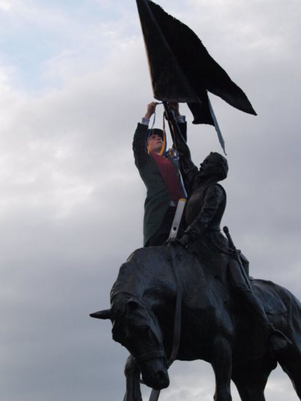 In pictures: Hawick Common Riding - BBC News