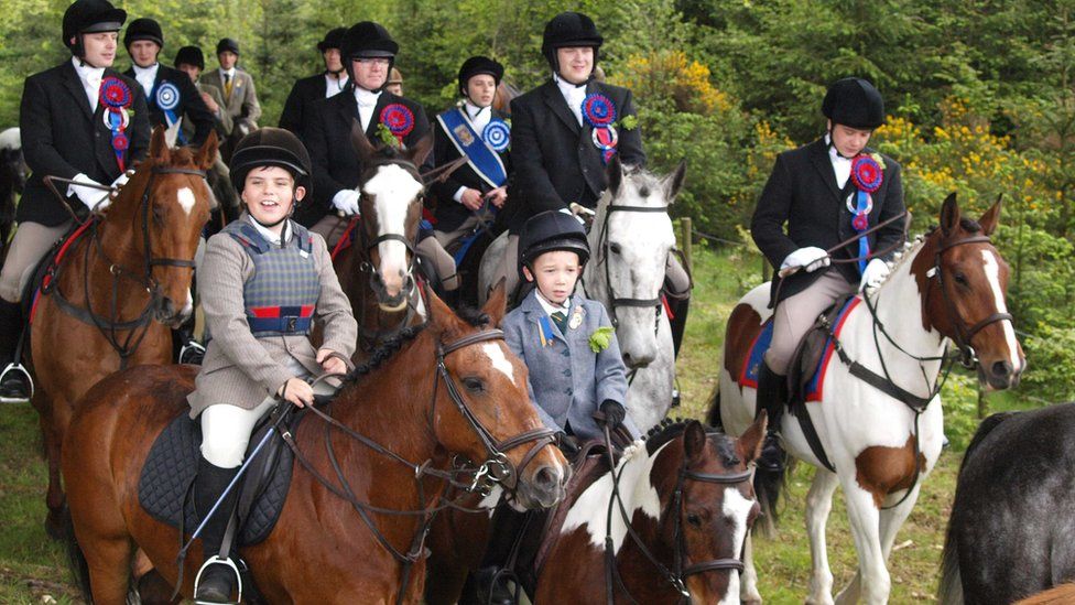 In pictures: Hawick Common Riding - BBC News