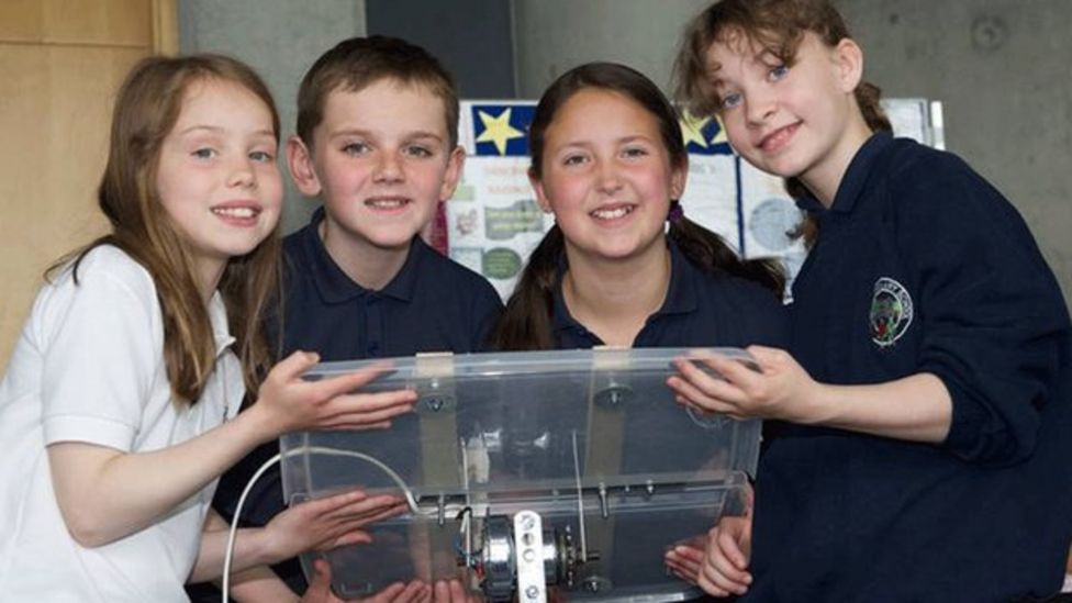 Daviot Primary pupils' wave machine wins national prize - BBC News