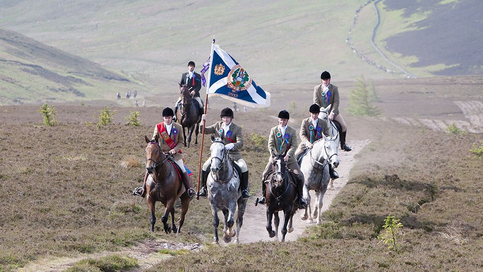 In pictures: Selkirk Common Riding - BBC News