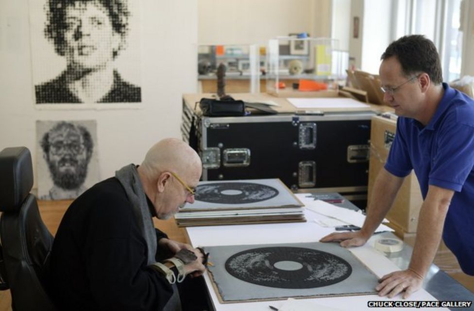 How painting 'saved' a man with paralysis - BBC News