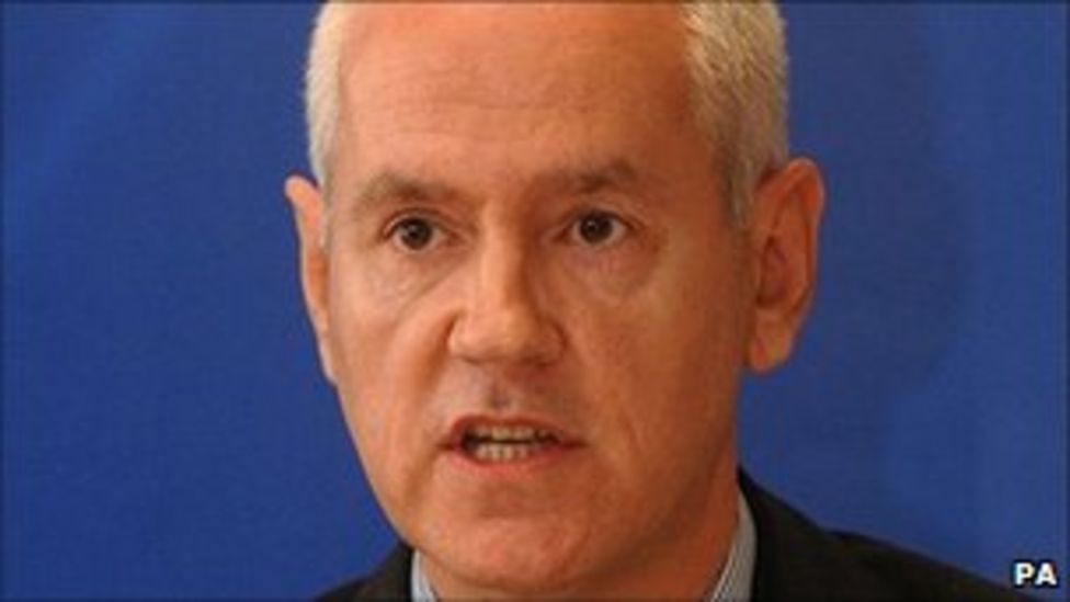 Lord Macdonald says fair criminal trials 'imperative' - BBC News