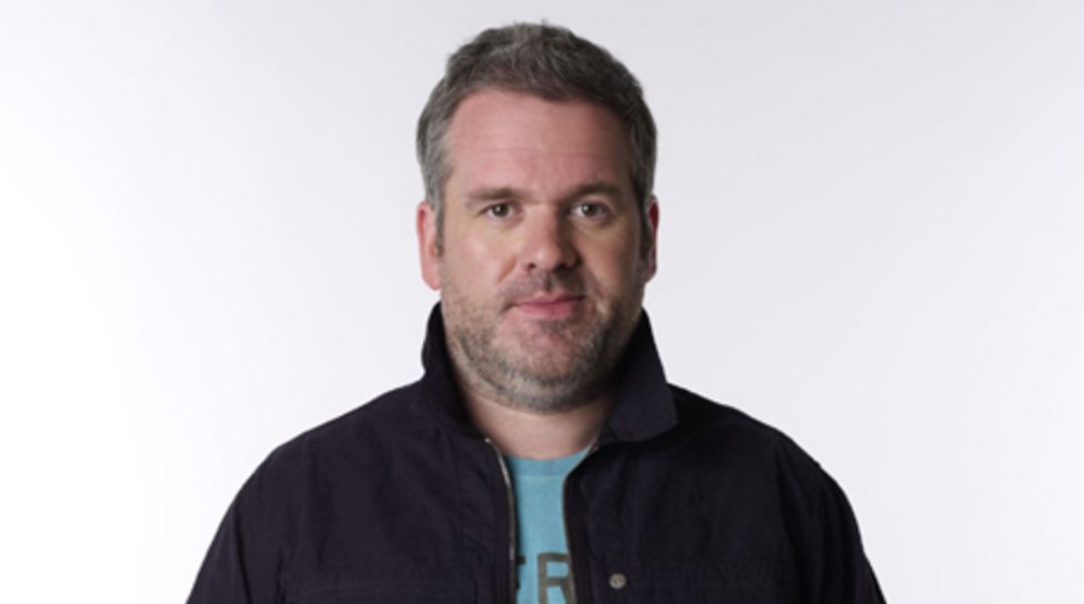 Chris Moyles signs Radio 1 contract until 2014 - BBC News