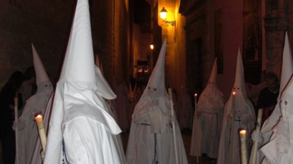 Sephardic Jews invited back to Spain after 500 years - BBC News