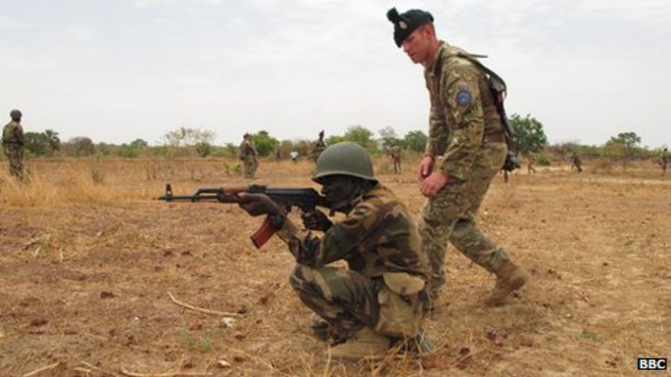 Turning Mali’s army into a fighting force - BBC News