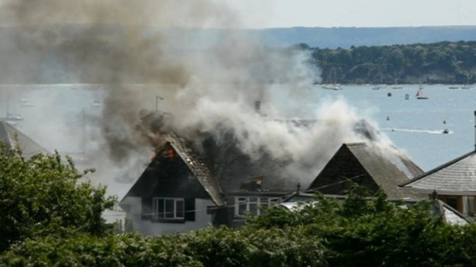 Person dies in Poole seafront house fire - BBC News