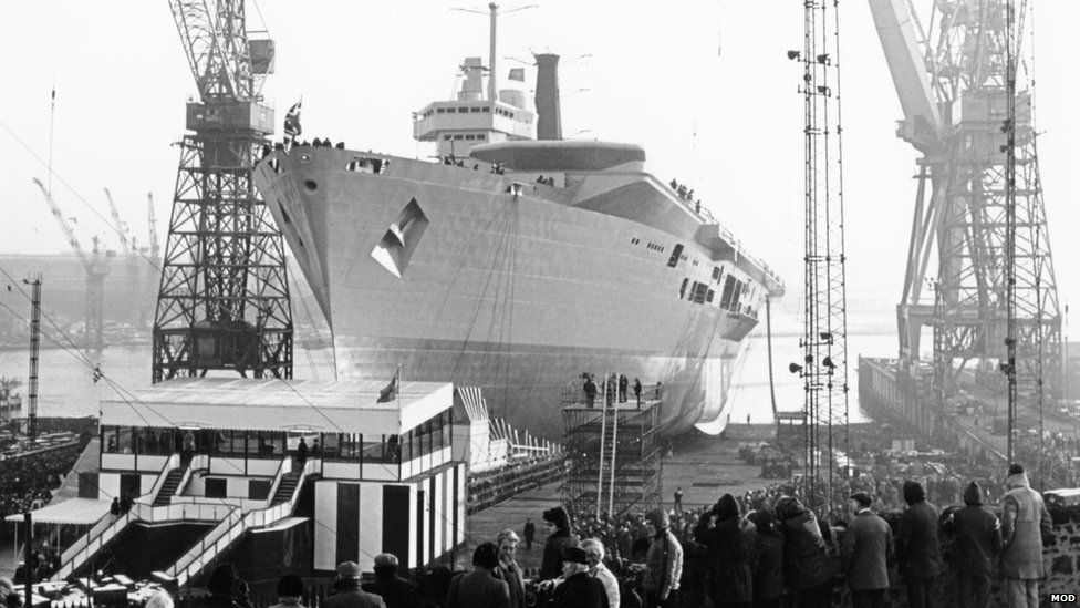 Fond farewell as HMS Illustrious returns to Portsmouth for final time ...