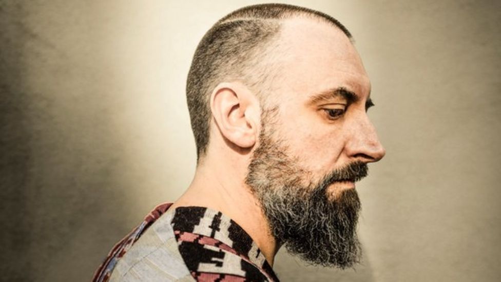 Fink: The British band who conquered US television - BBC News