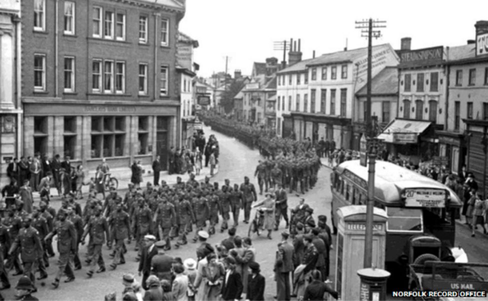 East Anglia's World War Two airfield photos uncovered - BBC News