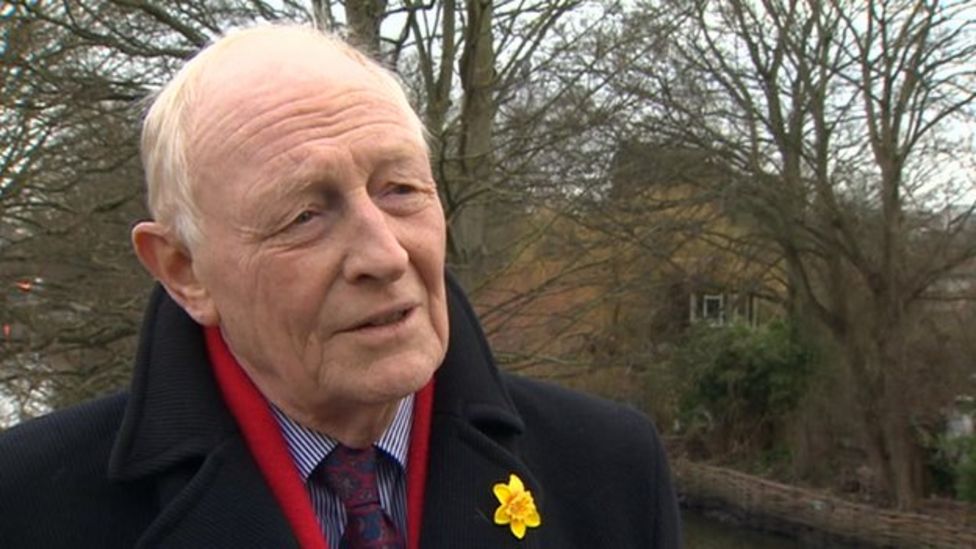 Neil Kinnock in Norwich gives as good as he gets - BBC News