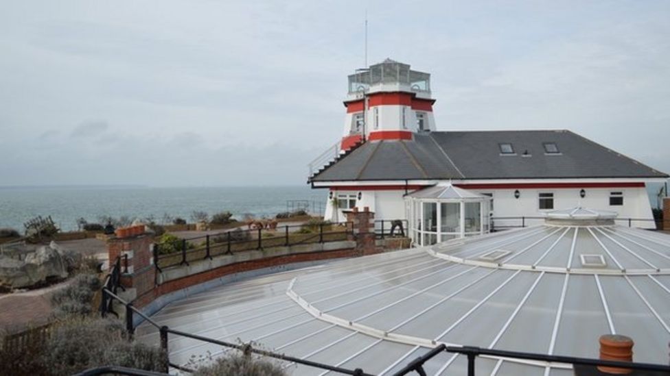 Historic No Man's Fort in the Solent re-opens as hotel - BBC News