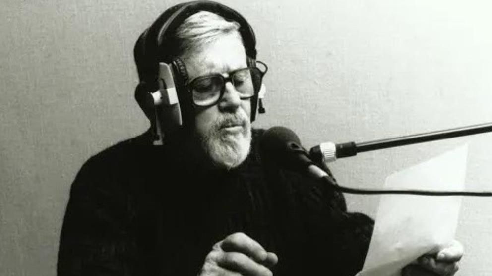 Dirty Old Town: Folk anthem's lost verse to be revealed - BBC News