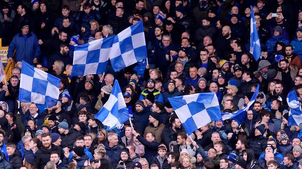 Everton Tuesday talking point: Goodison gets its power back - BBC Sport