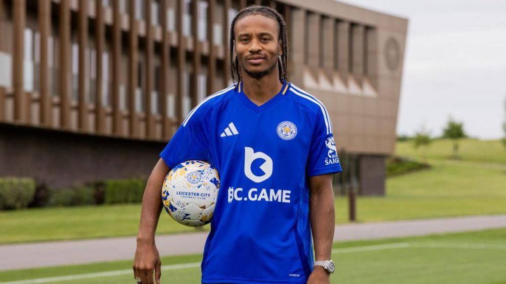 Leicester: Bobby De Cordova-Reid analysed on When You're Smiling - BBC ...