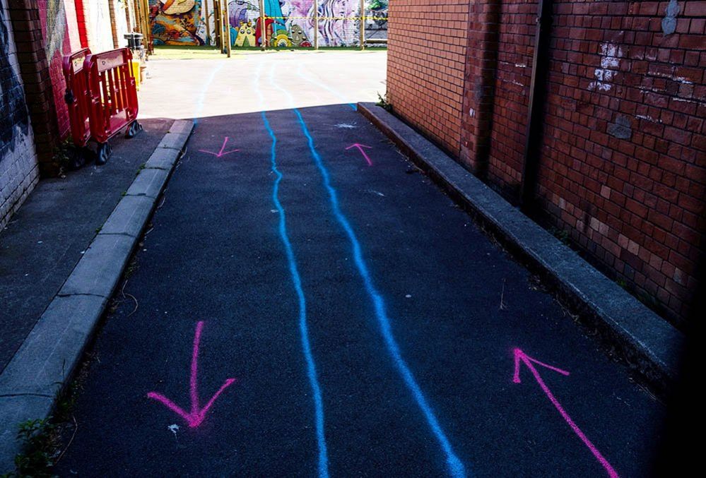 In pictures: Back to school in England - BBC News