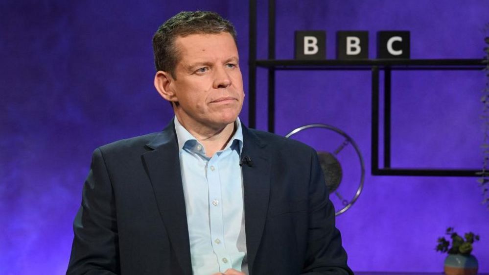 Pleidiau Cymru ag un llygad ar etholiadau'r Senedd yn 2026? - BBC Cymru Fyw