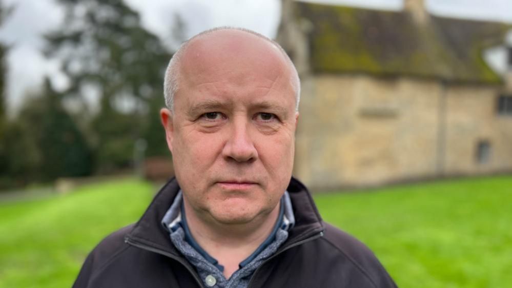 Inquiry into new Northants fire chief finds 'no case to answer' - BBC News