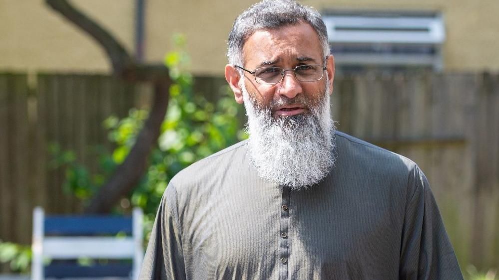 Anjem Choudary: Being called extremist a 'medallion', court hears - BBC ...
