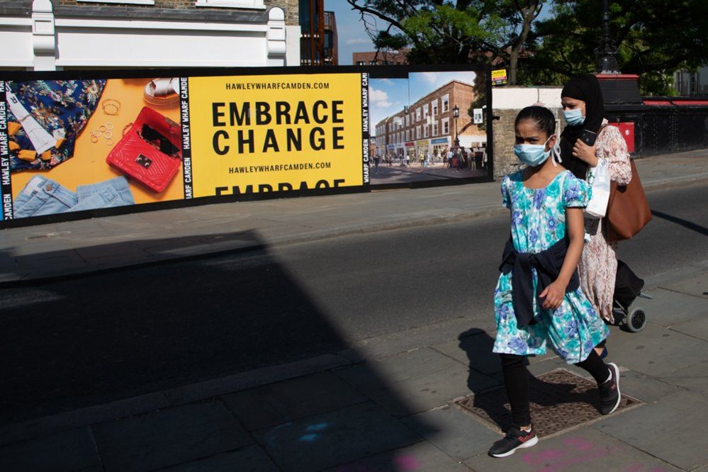 Coronavirus: A sideways glance at the signs around us - BBC News