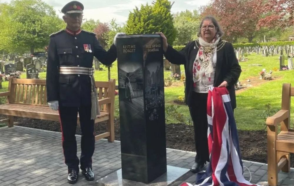 Hull: WW2 memorial service set to honour civilians - BBC News