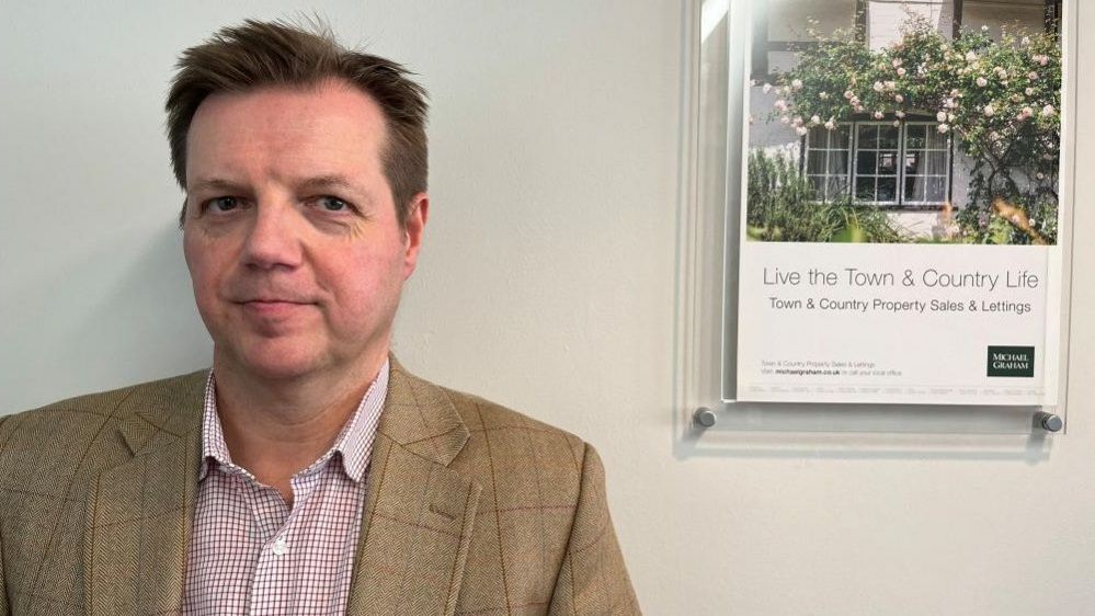 Retailers in Northampton say bin fines are 'heavy handed' - BBC News