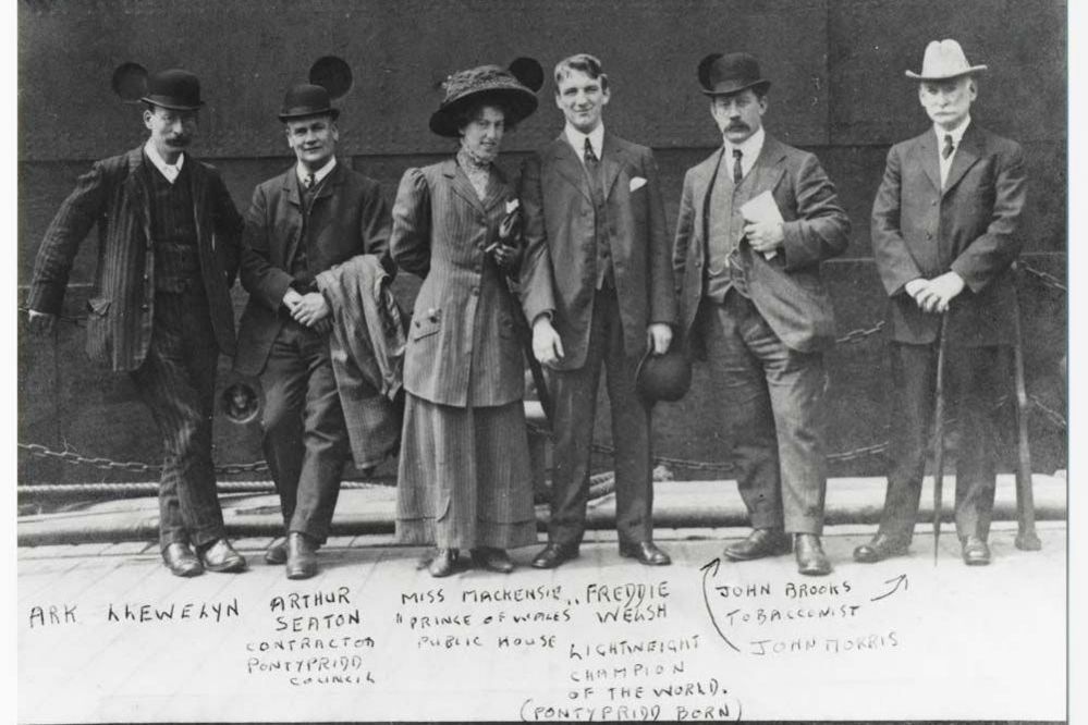 Ai'r bocsiwr Freddie Welsh a ysbrydolodd The Great Gatsby? - BBC Cymru Fyw