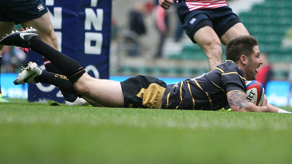 Dog 'eats' rugby player Matt Shepherd's passport - BBC News