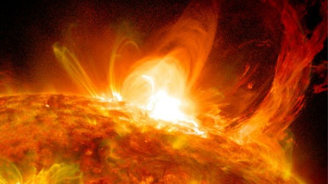 Las imágenes más impresionantes de las explosiones solares - BBC Mundo