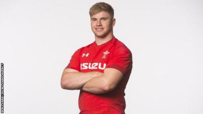 Aaron Wainwright's meteoric rise from Whiteheads to Wales - BBC Sport