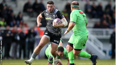 Gareth Thomas: Prop signs new two-year Ospreys contract - BBC Sport