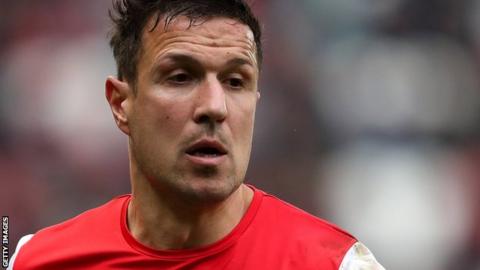 Richard Wood: Rotherham United captain extends deal until 2021 - BBC Sport