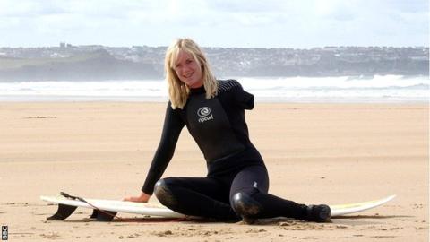 Bethany Hamilton: One-armed shark attack survivor beats world's best ...